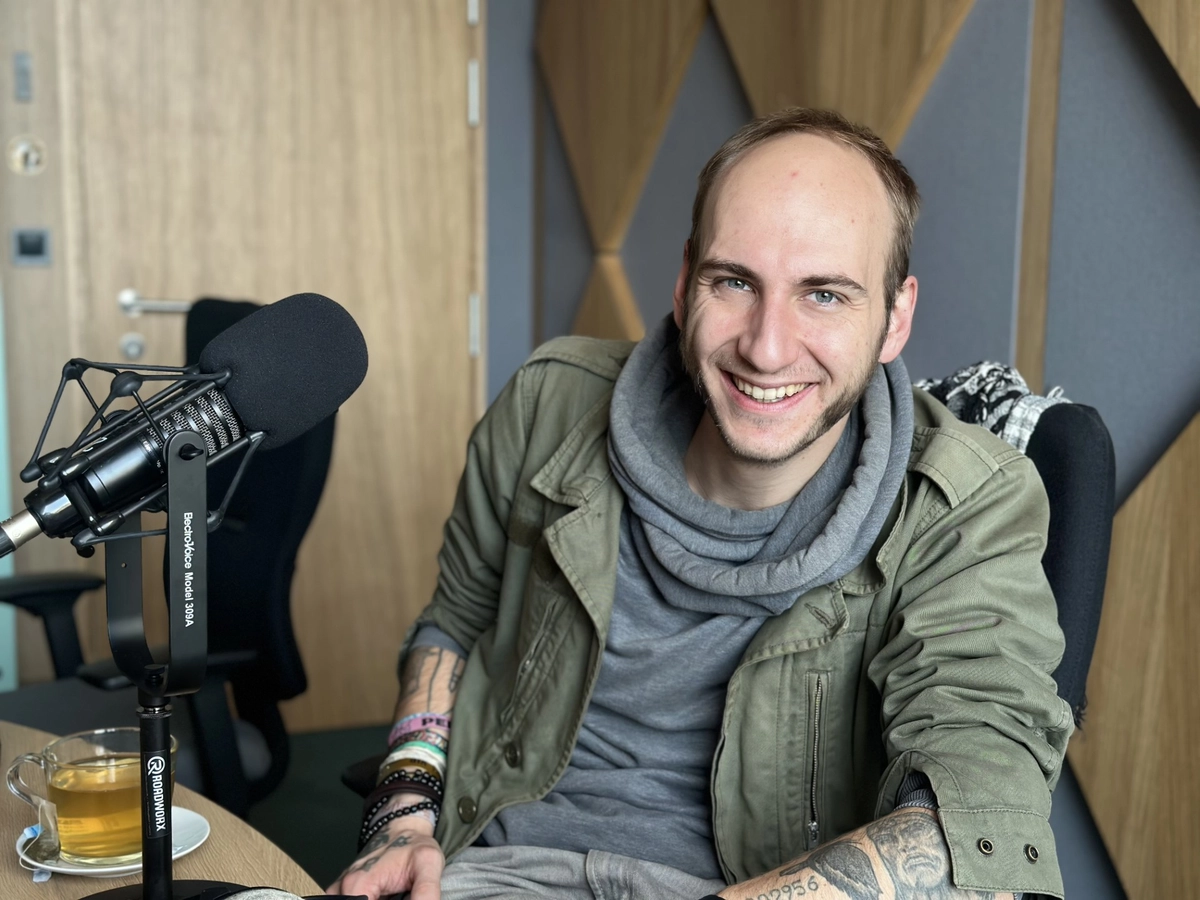 Slam poetry musí být osobní. Bez rekvizit a kostýmů, říká Anatol ...
