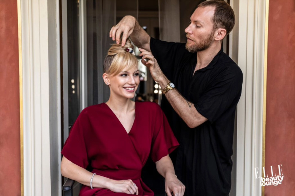 I do vlasů se podepisuje nálada ve společnosti a stres. Vlasové ztráty ...